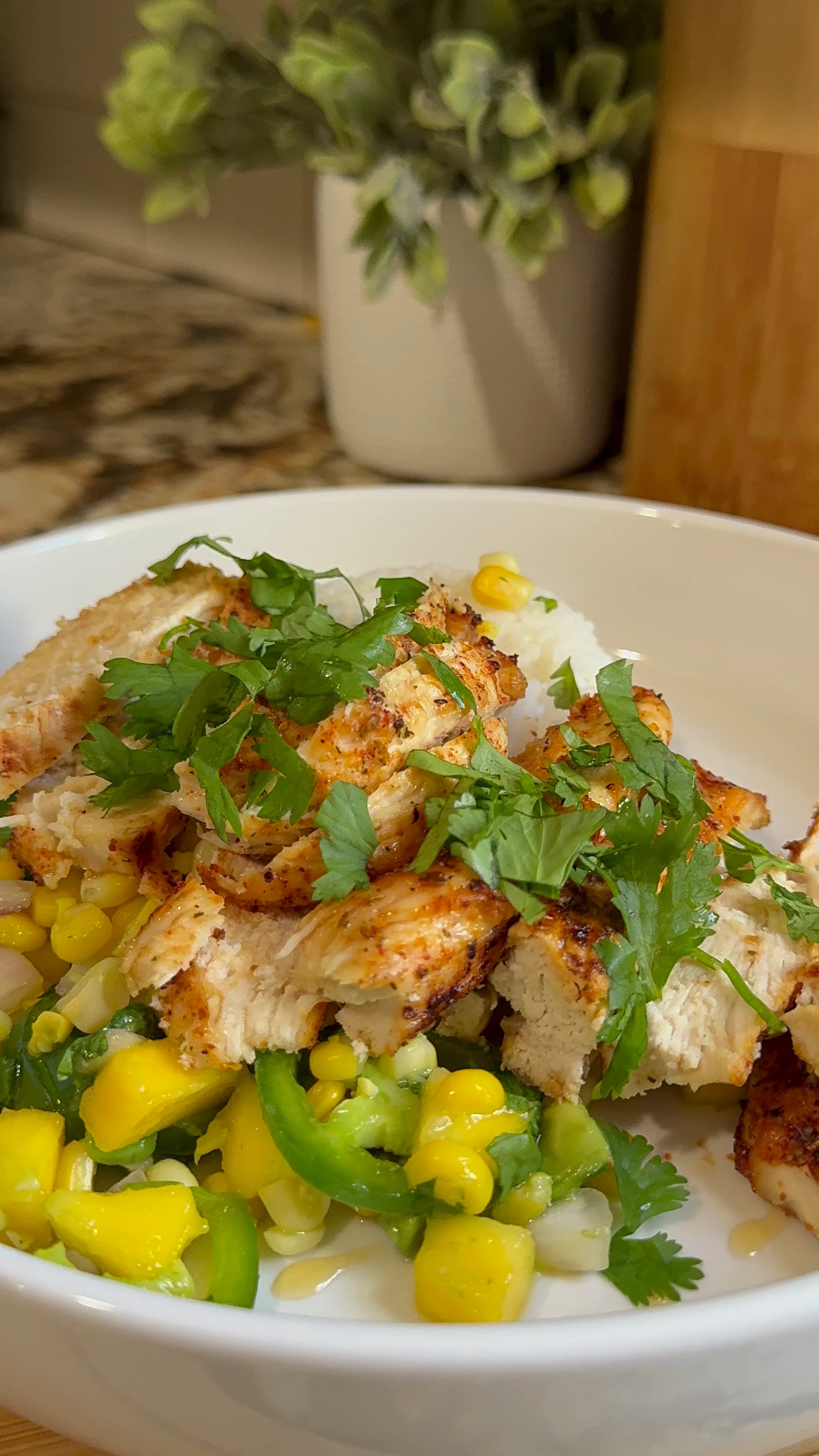 Mango corn salsa chicken bowls | Provecho